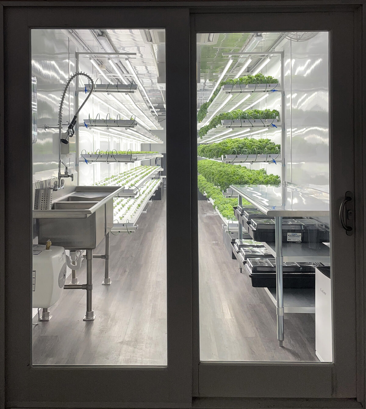 Shipping Container Farms – Vertical Farming Systems & More Using Indoor ...